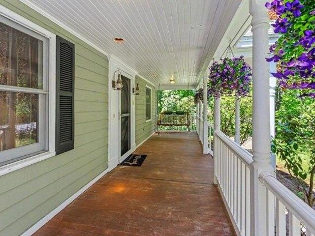 house with 5 bedroom, Groveland MA DLS102922123