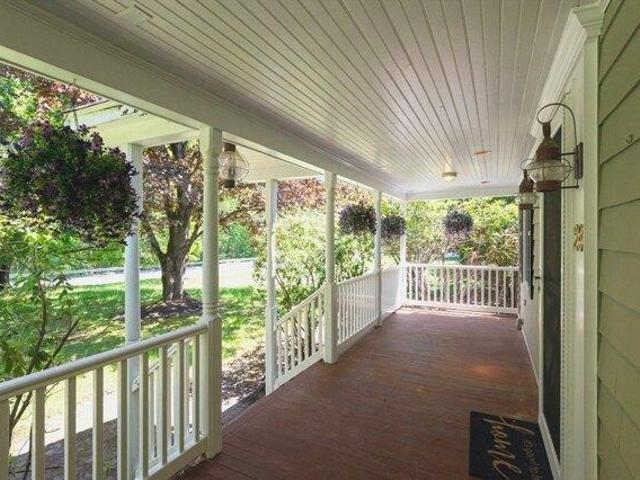 house with 5 bedroom, Groveland MA ES104078493