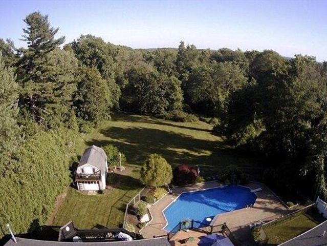 house with 5 bedroom, Grafton MA DLS103020298