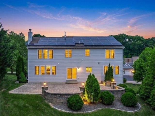 house with 5 bedroom, Grafton MA ES104376906