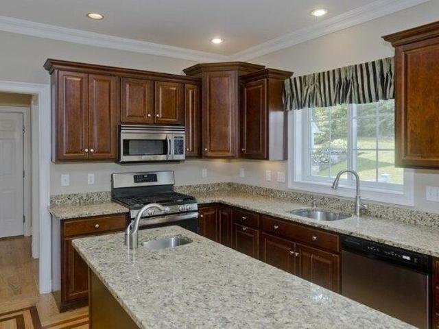 house with 5 bedroom, Granby CT DLS101858567