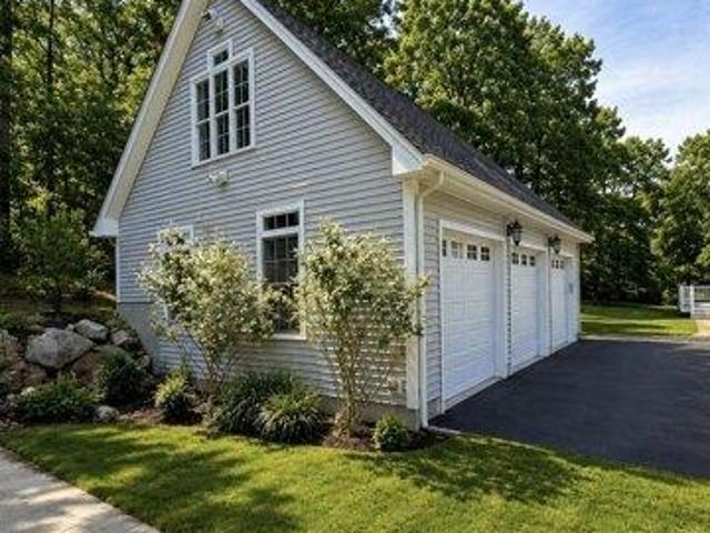 house with 5 bedroom, Granby CT ES104789728