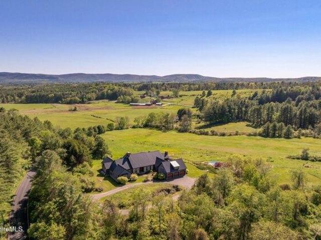 house with 5 bedroom, Great Barrington MA DS104116314