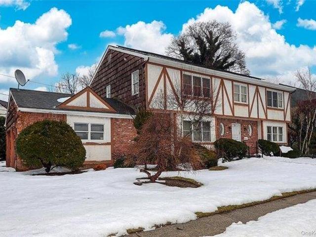 house with 5 bedroom, Great Neck NY DLS101782727