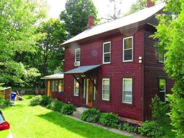 house with 5 bedroom, Greenfield MA DLS102961925