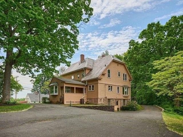 house with 5 bedroom, Greenfield MA DS104079350