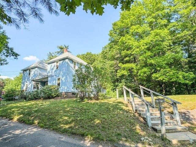 house with 5 bedroom, Greenfield MA ES104848147