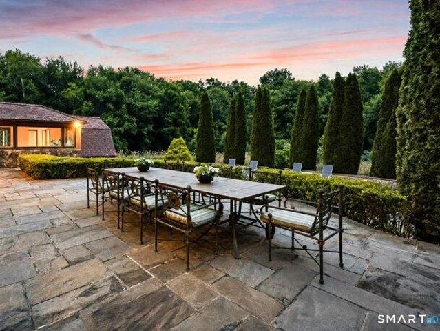 house with 5 bedroom, Greenwich CT ES104852193