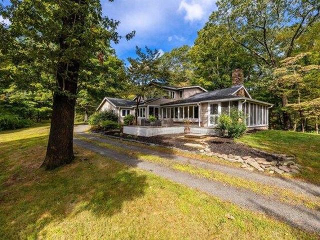 house with 5 bedroom, Guilford CT DLS102560308