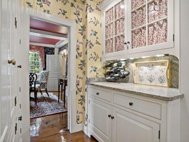 house with 5 bedroom, Guilford CT ES105127066