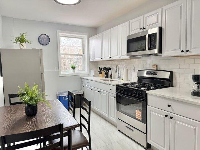 house with 5 bedroom, Guttenberg NJ ES104190631