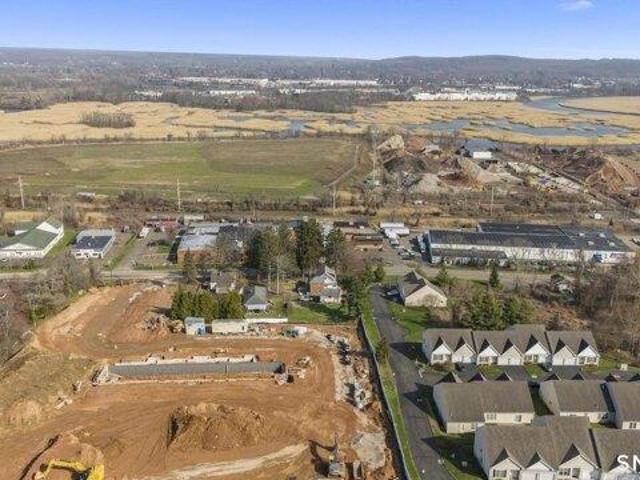 house with 5 bedroom, Hamden CT ES105175224