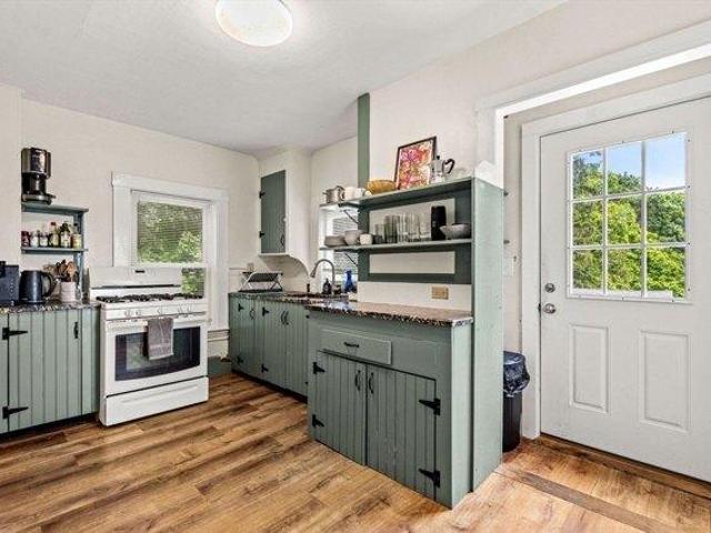 house with 5 bedroom, Hamilton MA ES104010977