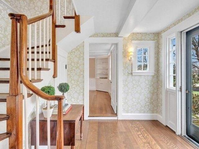 house with 5 bedroom, Hamilton MA ES104234618