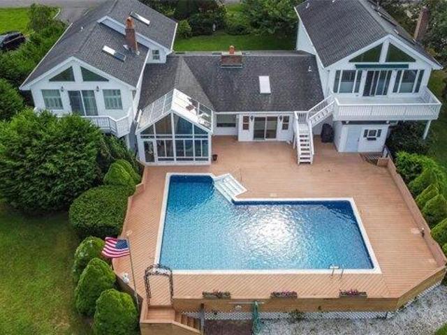 house with 5 bedroom, Hampton Bays NY ES103603601