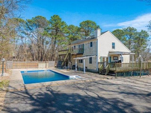house with 5 bedroom, Hampton Bays NY ES103621972