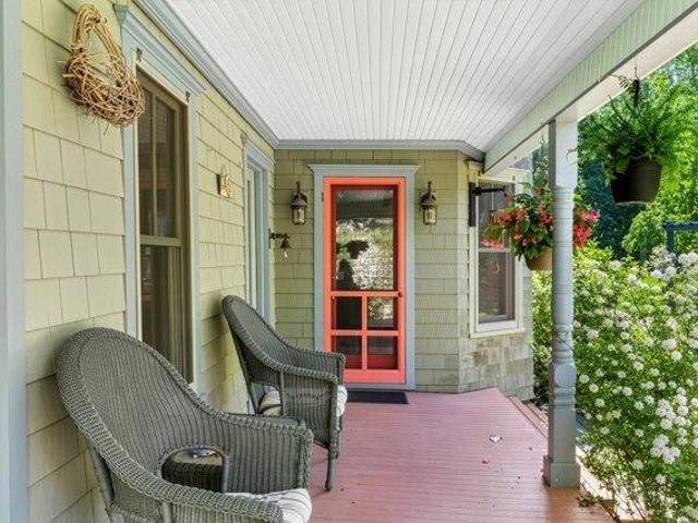 house with 5 bedroom, Hampton Bays NY ES103622160