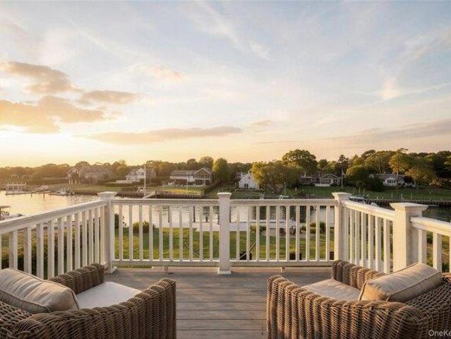 house with 5 bedroom, Hampton Bays NY ES103625147