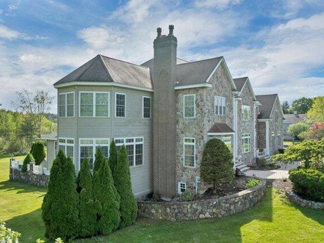 house with 5 bedroom, Hampton Falls NH DS104148934