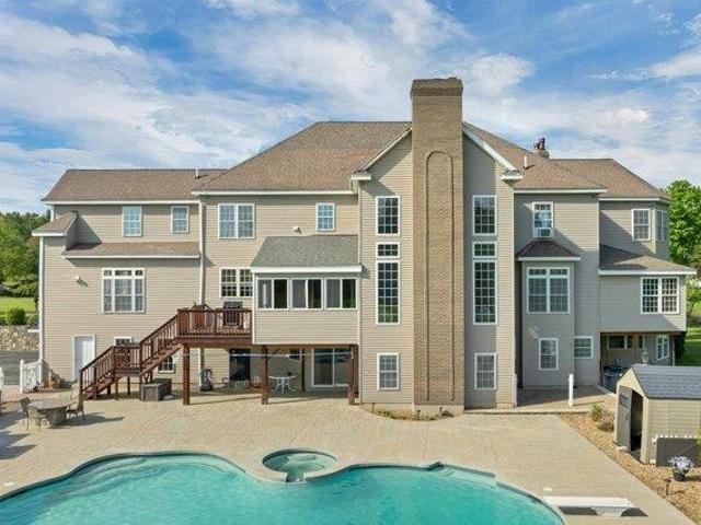 house with 5 bedroom, Hampton Falls NH ES104148934