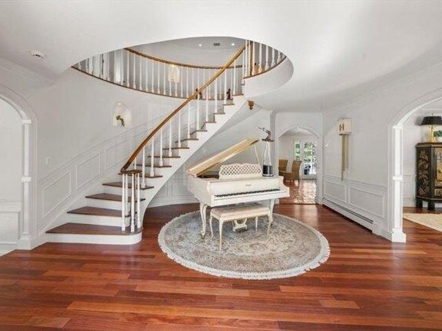 house with 5 bedroom, Hanover MA ES104075105