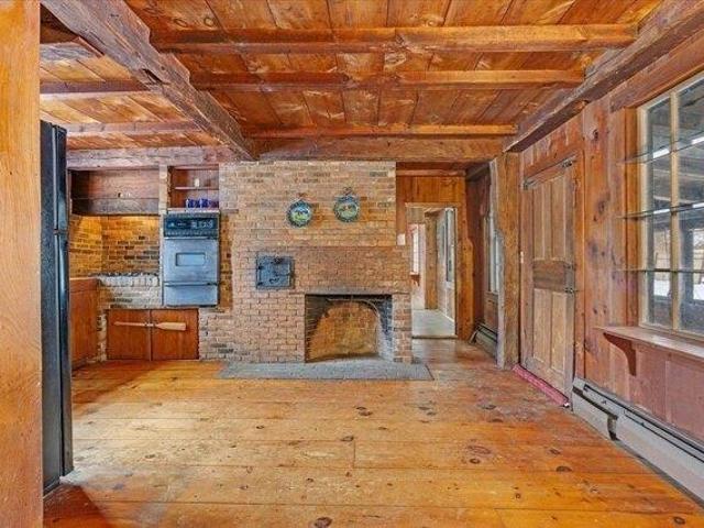house with 5 bedroom, Halifax MA ES103548448