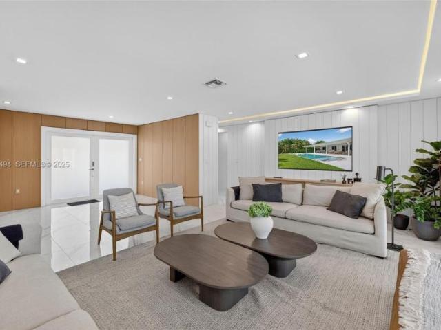 house with 5 bedroom, Hallandale FL DLS102395529
