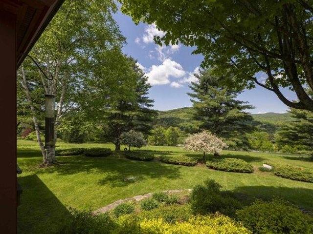 house with 5 bedroom, Hartford VT DLS103070082