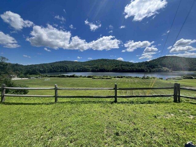 house with 5 bedroom, Hartford VT ES103069909