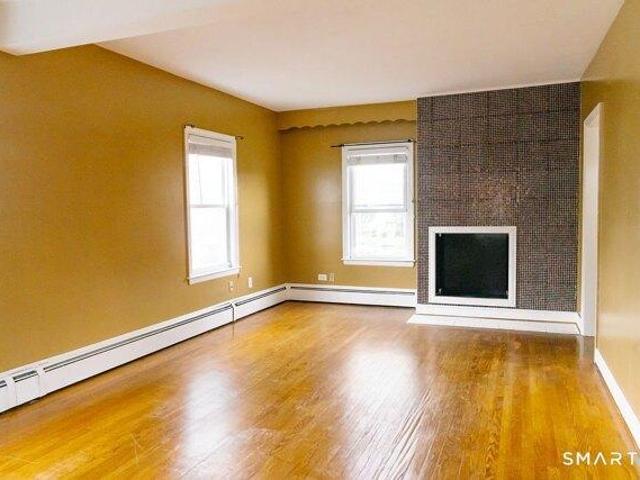 house with 5 bedroom, Hartford CT ES104511225