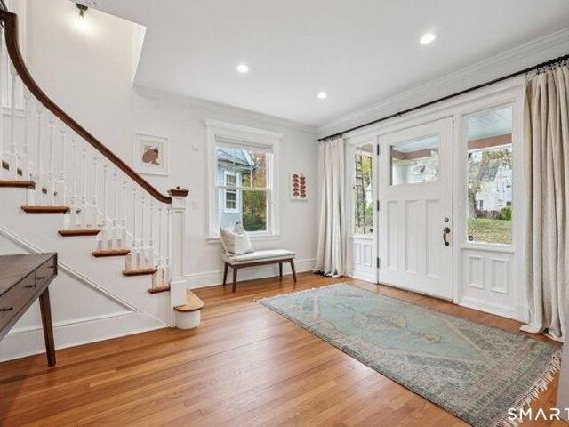 house with 5 bedroom, Hartford CT ES105229368