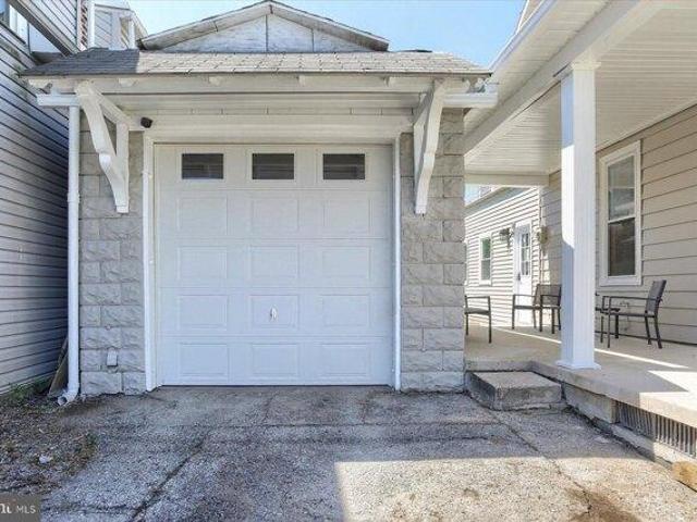 house with 5 bedroom, Harrisburg PA ES104909613
