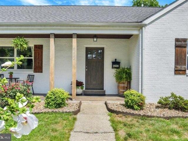 house with 5 bedroom, Harrisburg PA ES104901714
