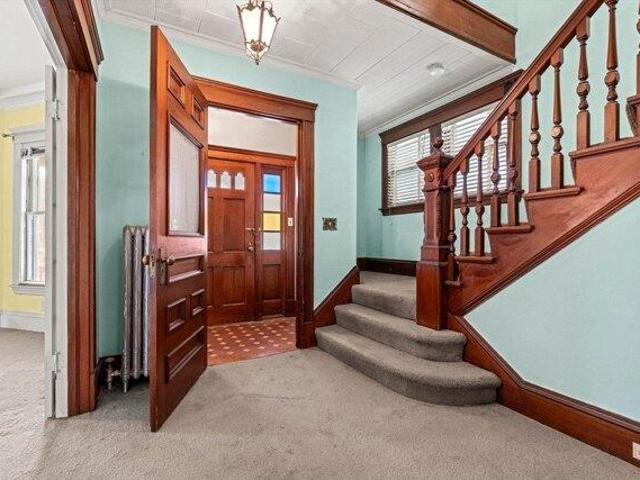 house with 5 bedroom, Haverhill MA ES104850289