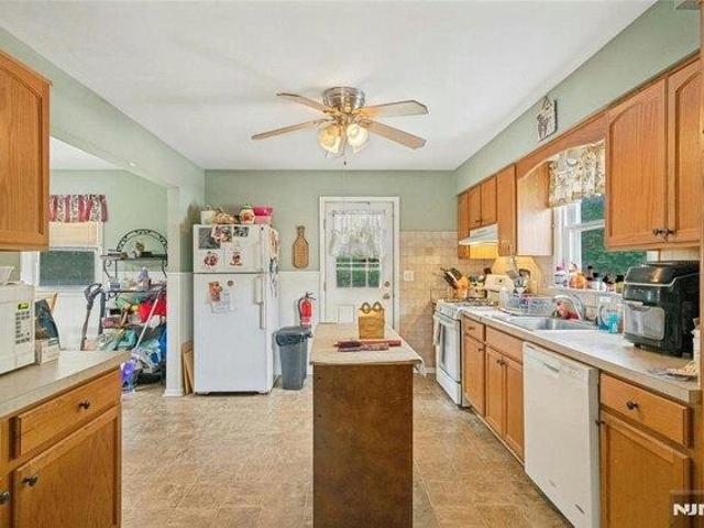 house with 5 bedroom, Hawthorne NJ ES103667214