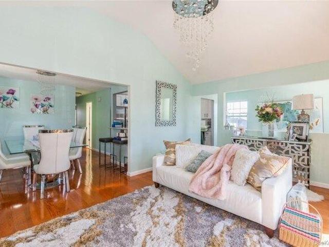 house with 5 bedroom, Hempstead NY ES104906624