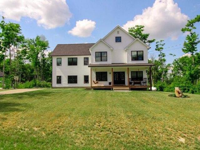 house with 5 bedroom, Hermon ME ES104296972