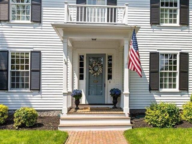 house with 5 bedroom, Hingham MA ES104112580
