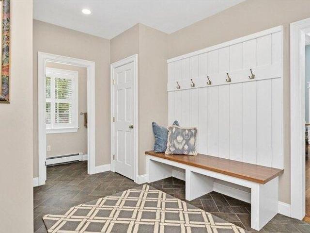 house with 5 bedroom, Hingham MA ES102828838
