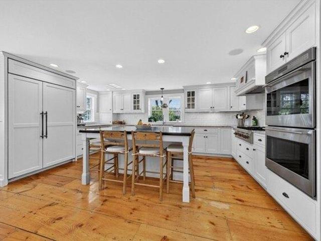 house with 5 bedroom, Hingham MA ES103097426