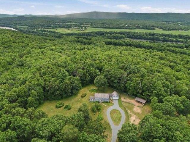 house with 5 bedroom, Hinsdale NH ES104790364