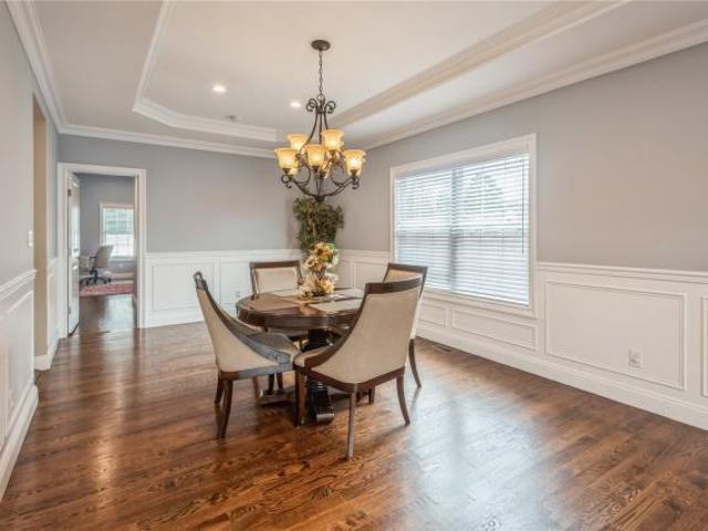 house with 5 bedroom, Hicksville NY DLS72692111