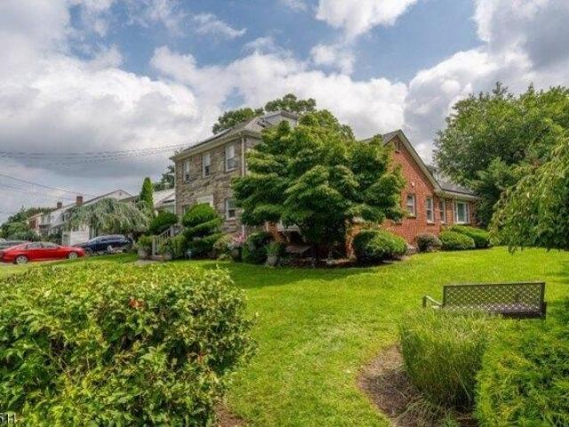 house with 5 bedroom, Hillside NJ ES105205198