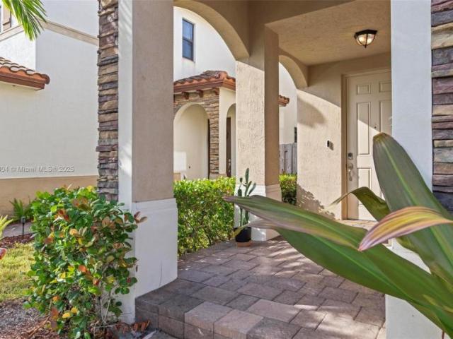 house with 5 bedroom, Homestead FL FL DLS102659768