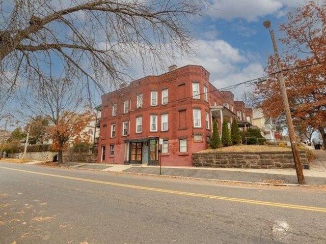 house with 5 bedroom, Holyoke MA ES104808630
