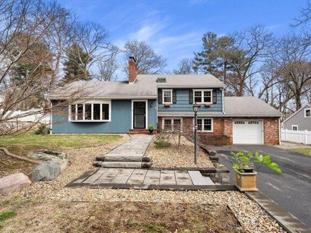 house with 5 bedroom, Holbrook MA DS101801579