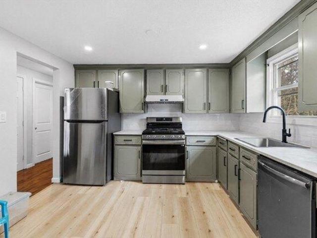 house with 5 bedroom, Holbrook MA DS104116974