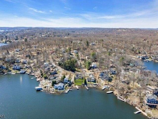 house with 5 bedroom, Hopatcong NJ DS102214699