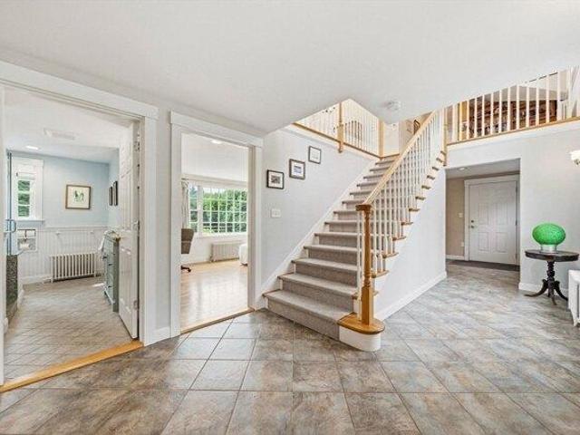 house with 5 bedroom, Hopkinton MA ES104921290