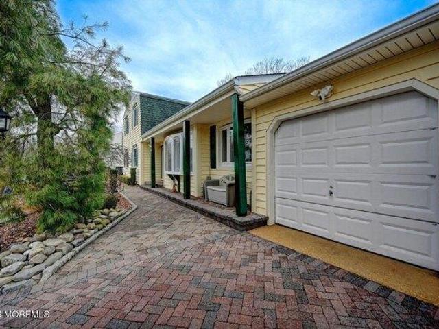 house with 5 bedroom, Howell NJ DS102030214